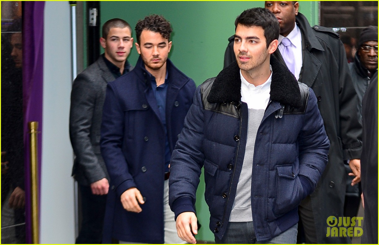 Jonas Brothers Break-Up: Nick, Joe, & Kevin Reunite to Explain on 'GMA ...