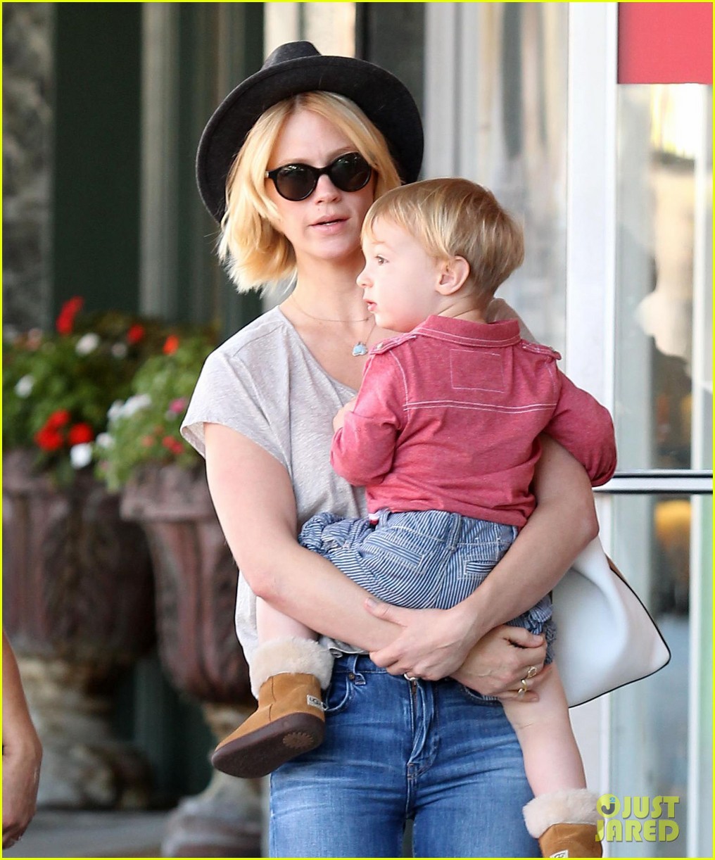 January Jones Hangs with Smiley Xander After Baby's Class!: Photo ...