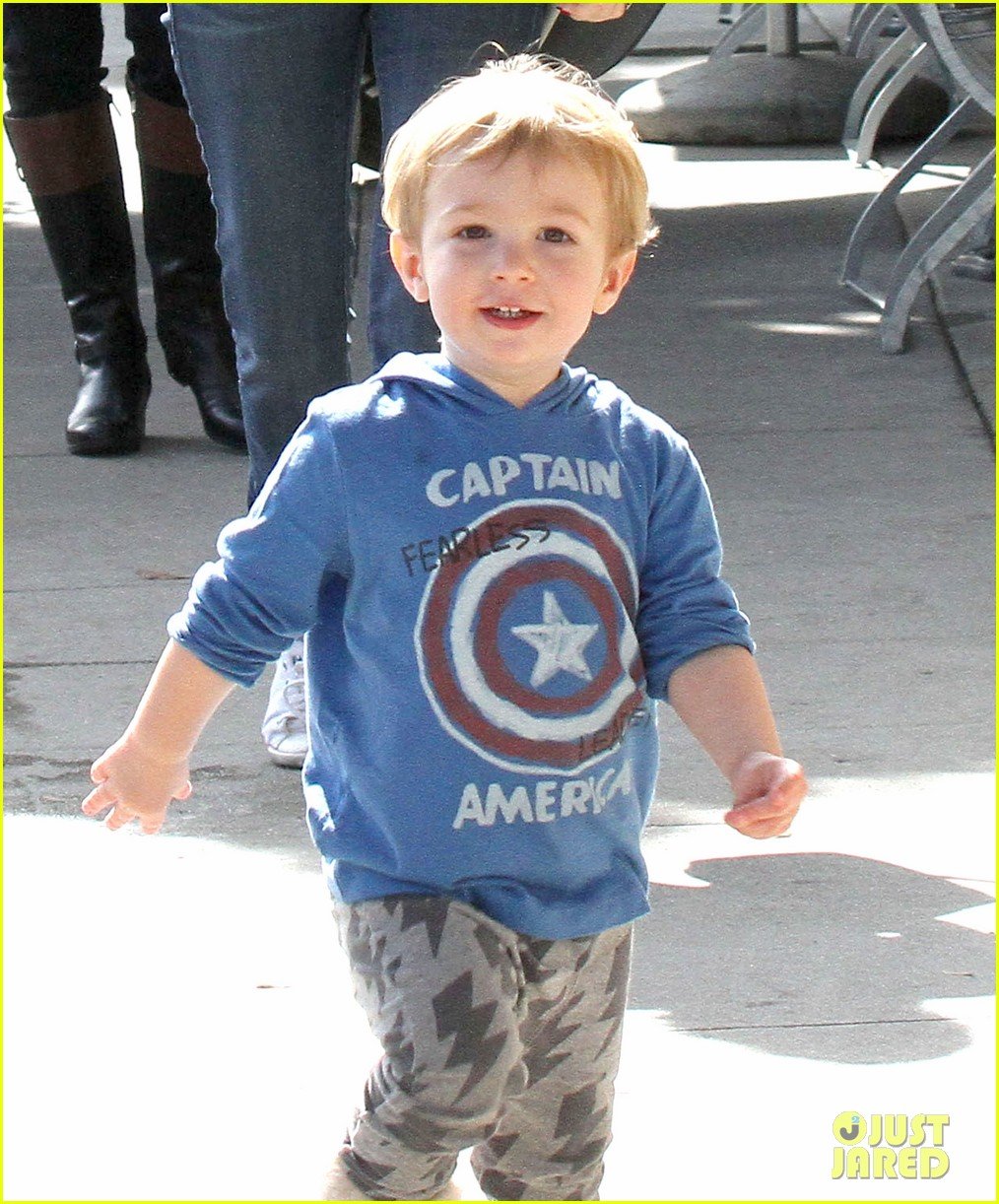 January Jones Takes Baby Boy Xander to Lunch with Friends: Photo ...