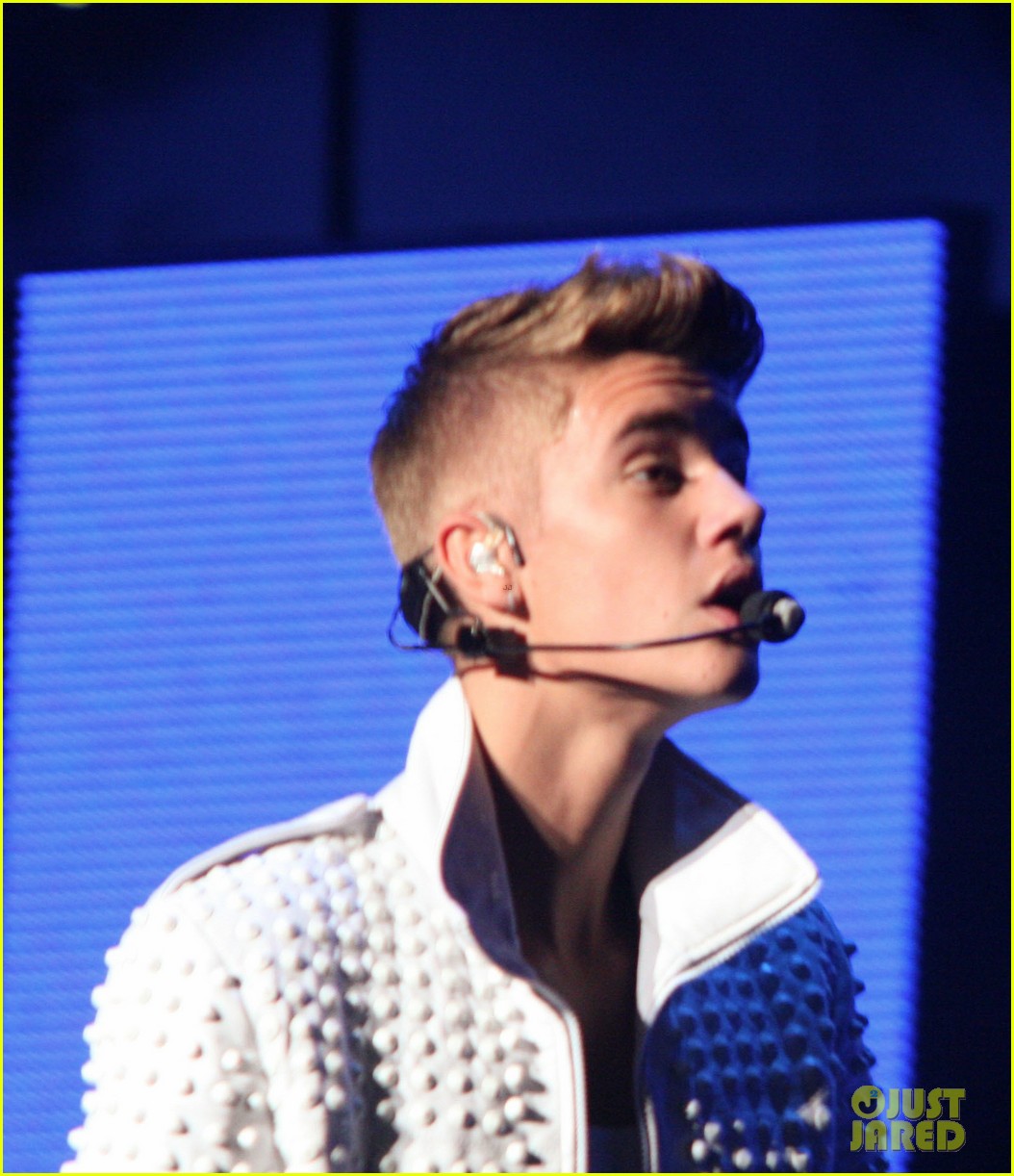Justin Bieber Hold Tight Full Song And Lyrics Listen Now Photo