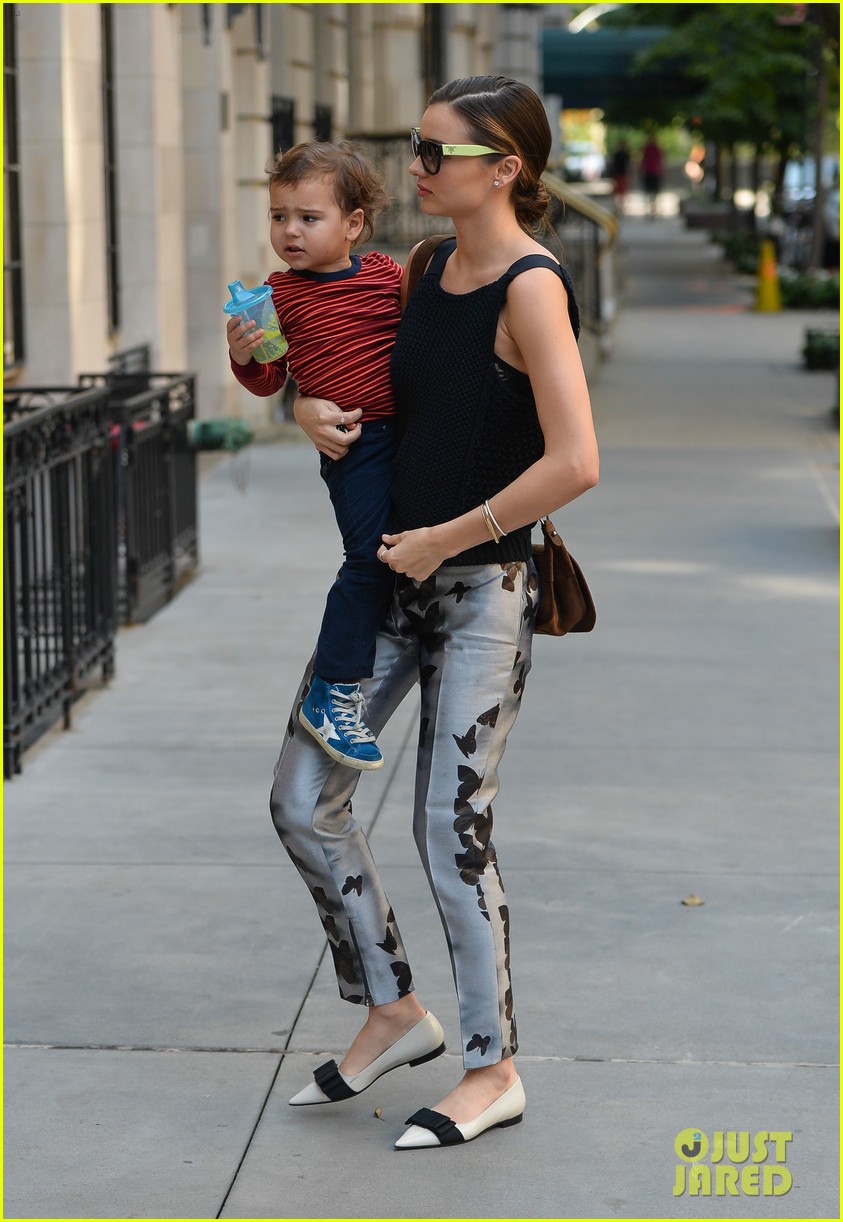 Miranda Kerr Hangs with Flynn After Swarovski News!: Photo 2967350 ...