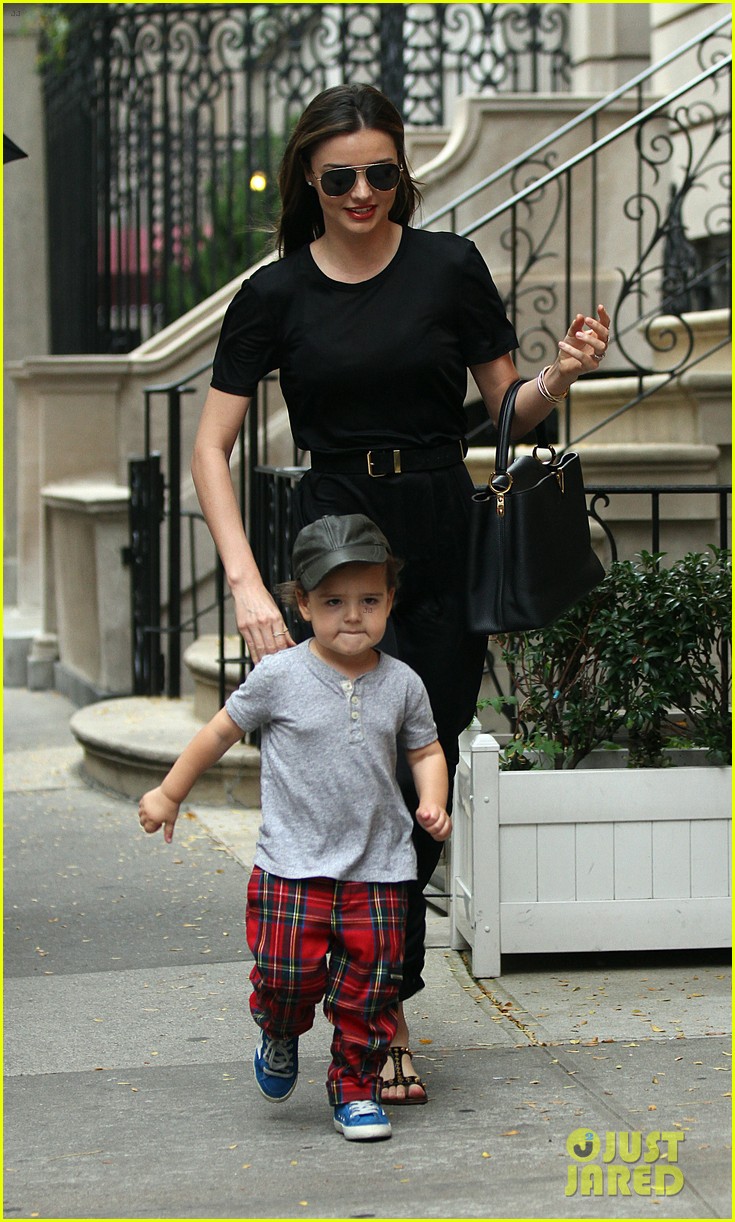 Miranda Kerr Hangs with Flynn After Swarovski News!: Photo 2967363 ...