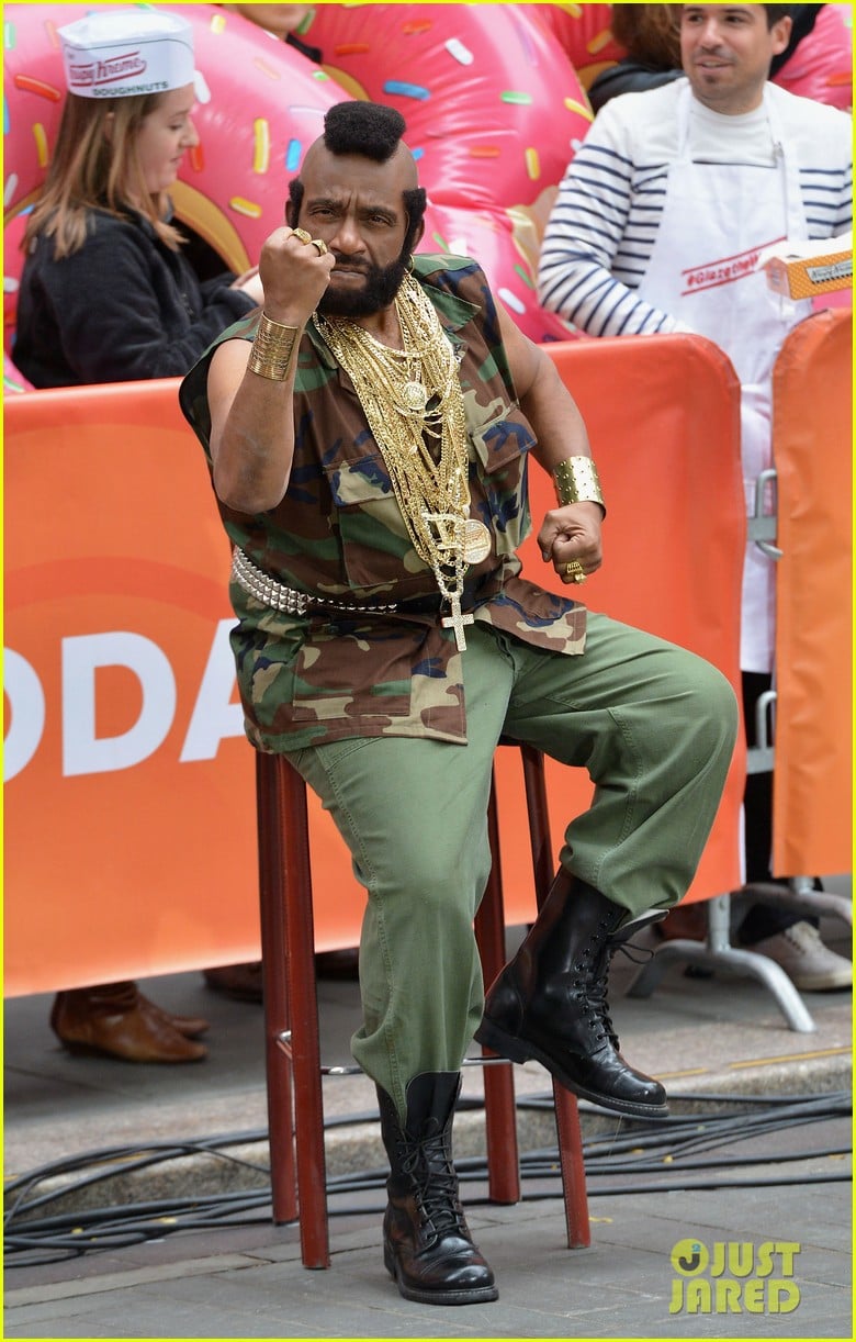 Matt Lauer Does Pamela Anderson's 'Baywatch' Character for Halloween ...