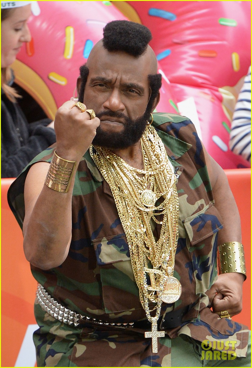 Matt Lauer Does Pamela Anderson's 'Baywatch' Character for Halloween ...