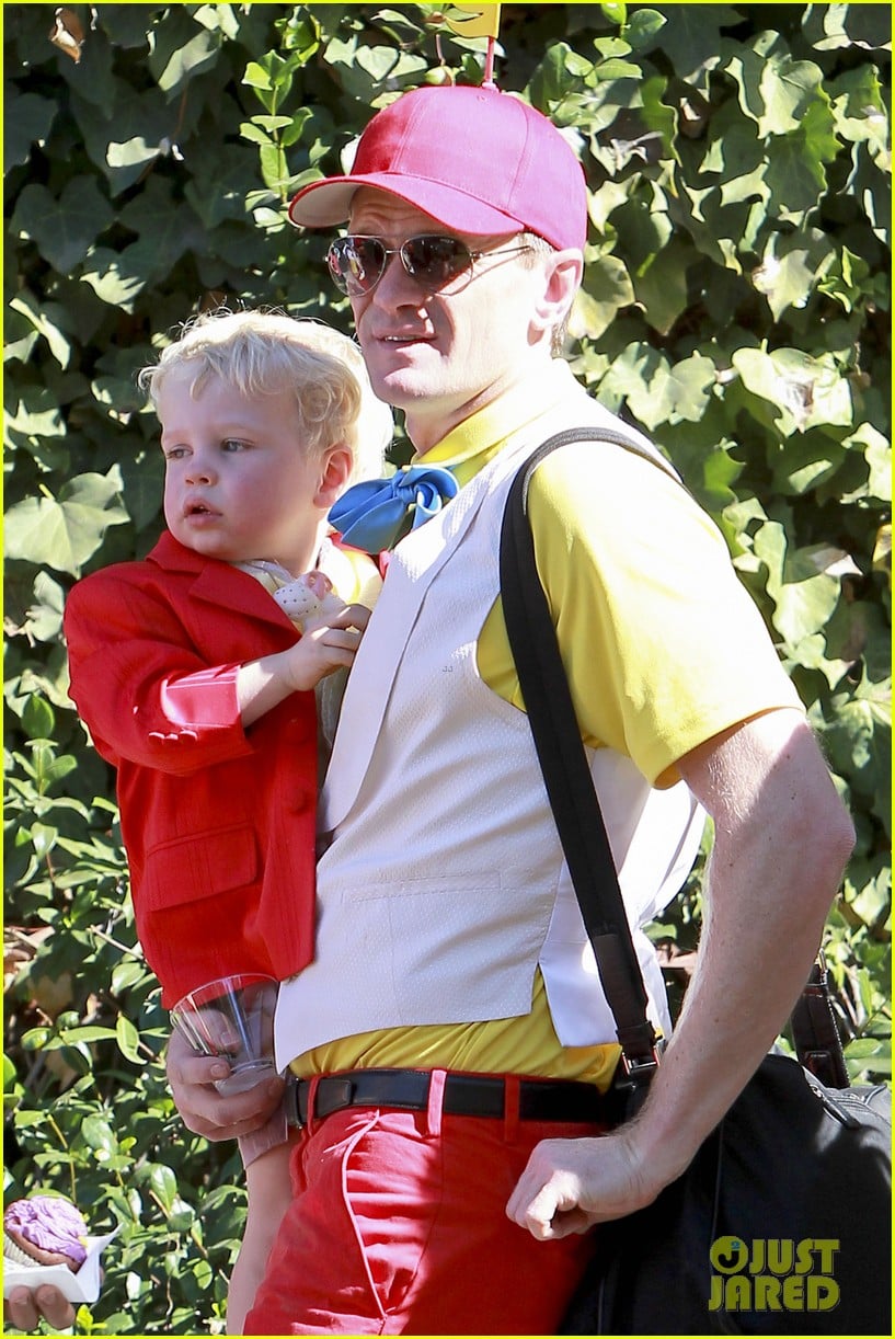 Neil Patrick Harris & Family: 'Alice in Wonderland' for Halloween ...