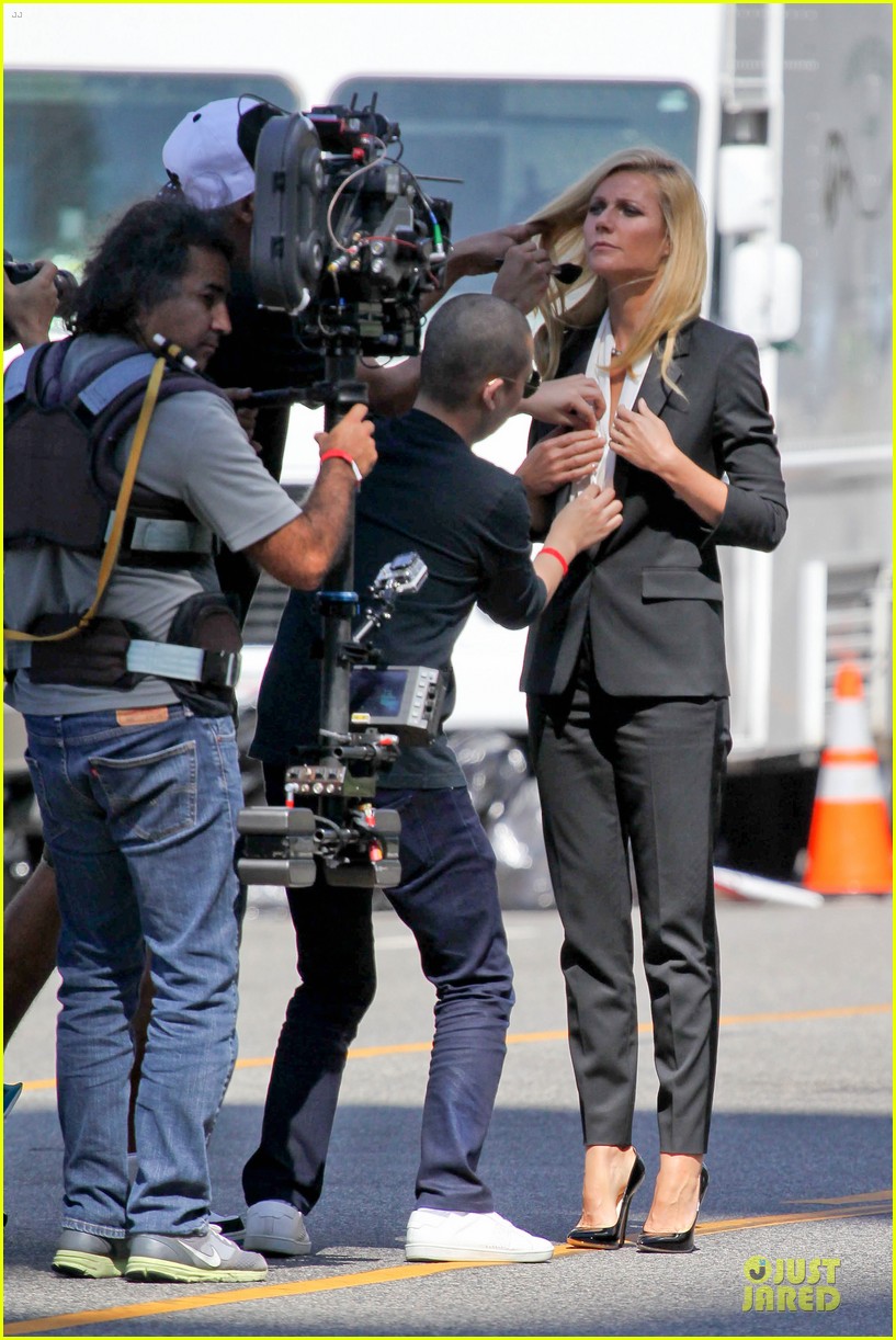 Gwyneth Paltrow Goes Braless for Hugo Boss!: Photo 2964032 | Gwyneth ...