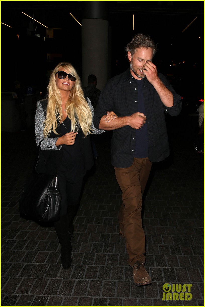 Jessica Simpson Links Arms with Eric Johnson at LAX: Photo 2971800 ...