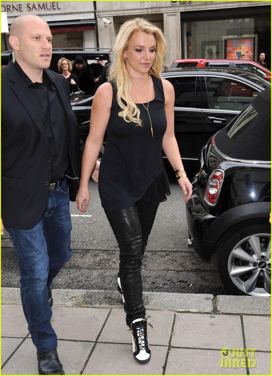 Britney Spears Makes Capital FM Radio Appearance in London: Photo ...