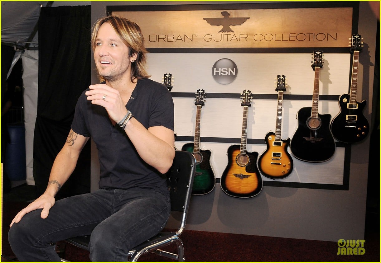 Keith Urban Premieres Urban Guitar Collection!: Photo 2968230 | Keith ...