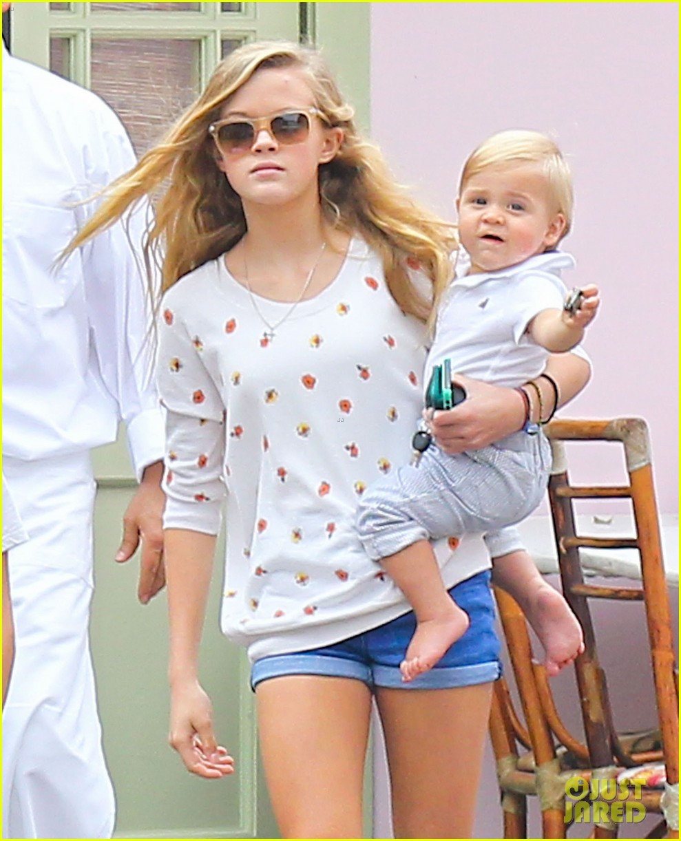 Reese Witherspoon & Jim Toth: Saturday Lunch with the Kids!: Photo ...