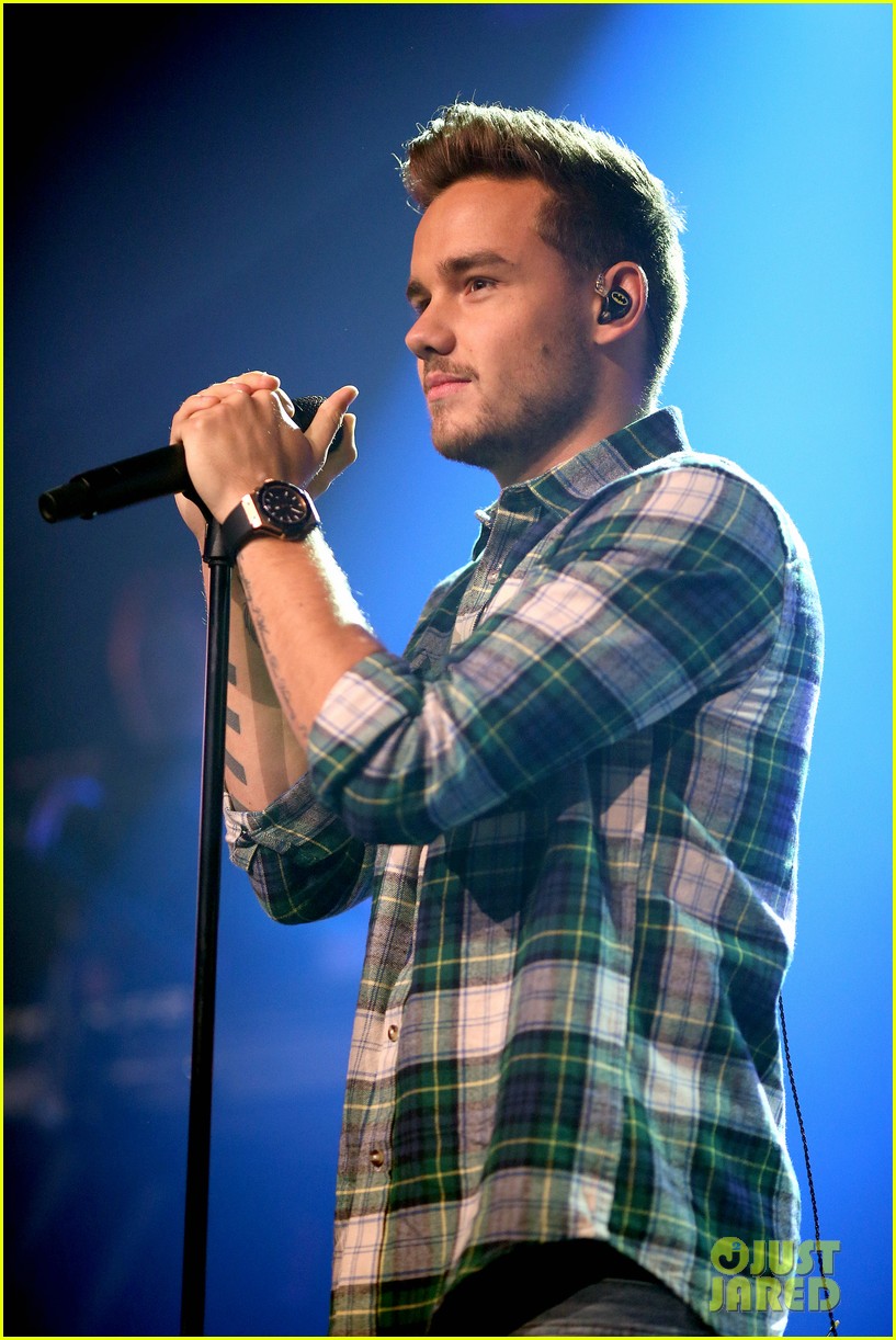 One Direction Celebrates 1D Day, Preview 'Through the Dark'!: Photo ...