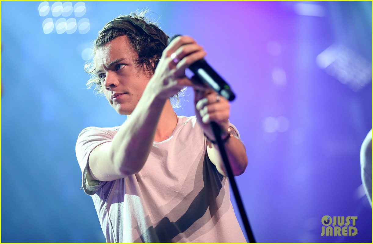 One Direction Celebrates 1D Day, Preview 'Through the Dark'!: Photo ...