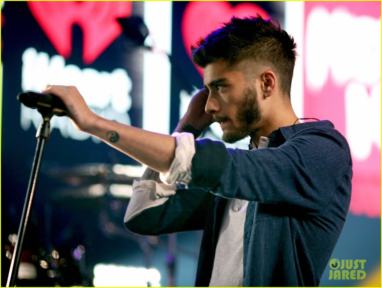 One Direction Celebrates 1D Day, Preview 'Through the Dark'!: Photo ...