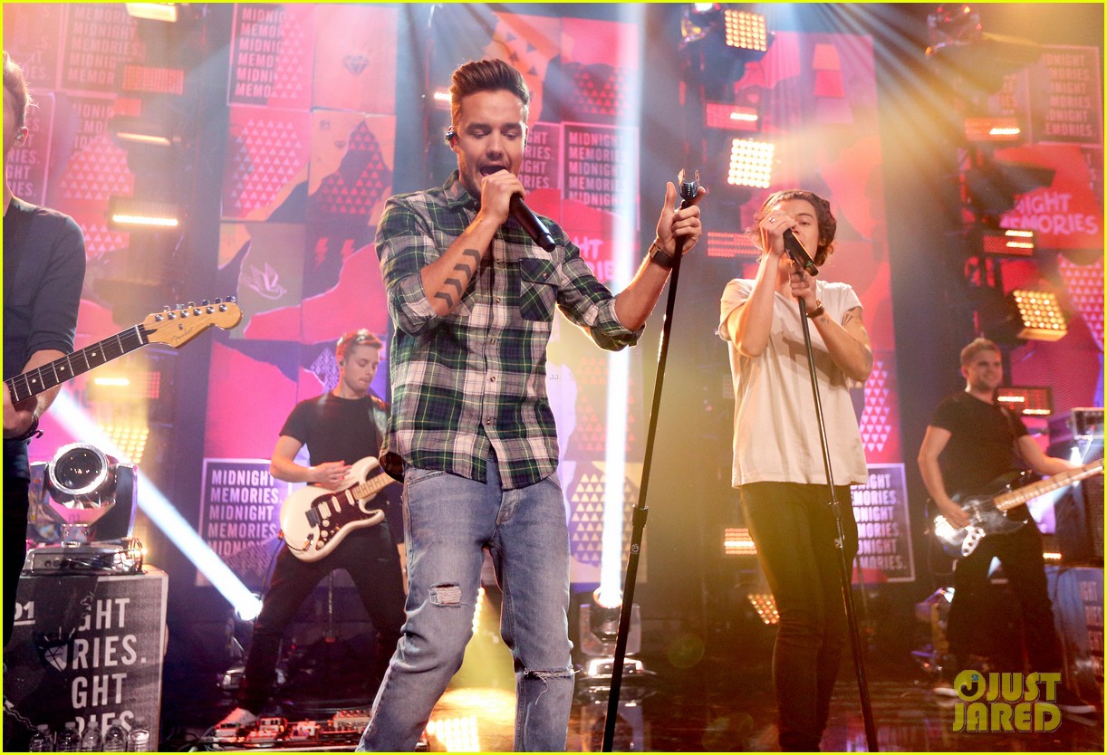 One Direction Celebrates 1D Day, Preview 'Through the Dark'!: Photo ...