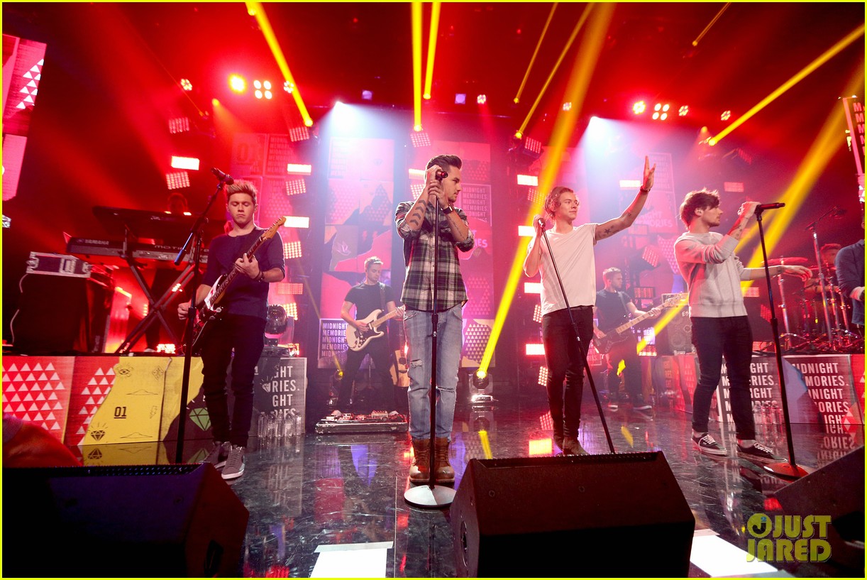 One Direction Celebrates 1D Day, Preview 'Through the Dark'!: Photo ...