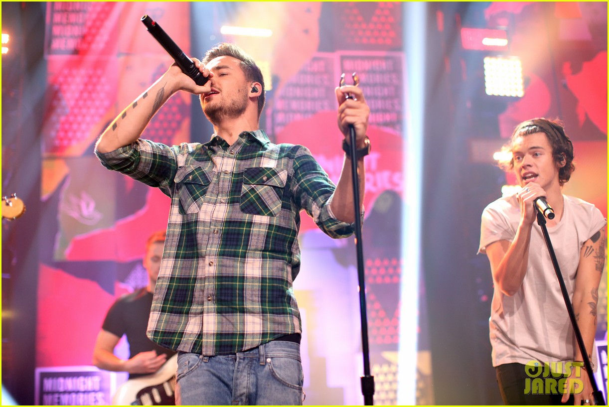 One Direction Celebrates 1D Day, Preview 'Through the Dark'!: Photo ...
