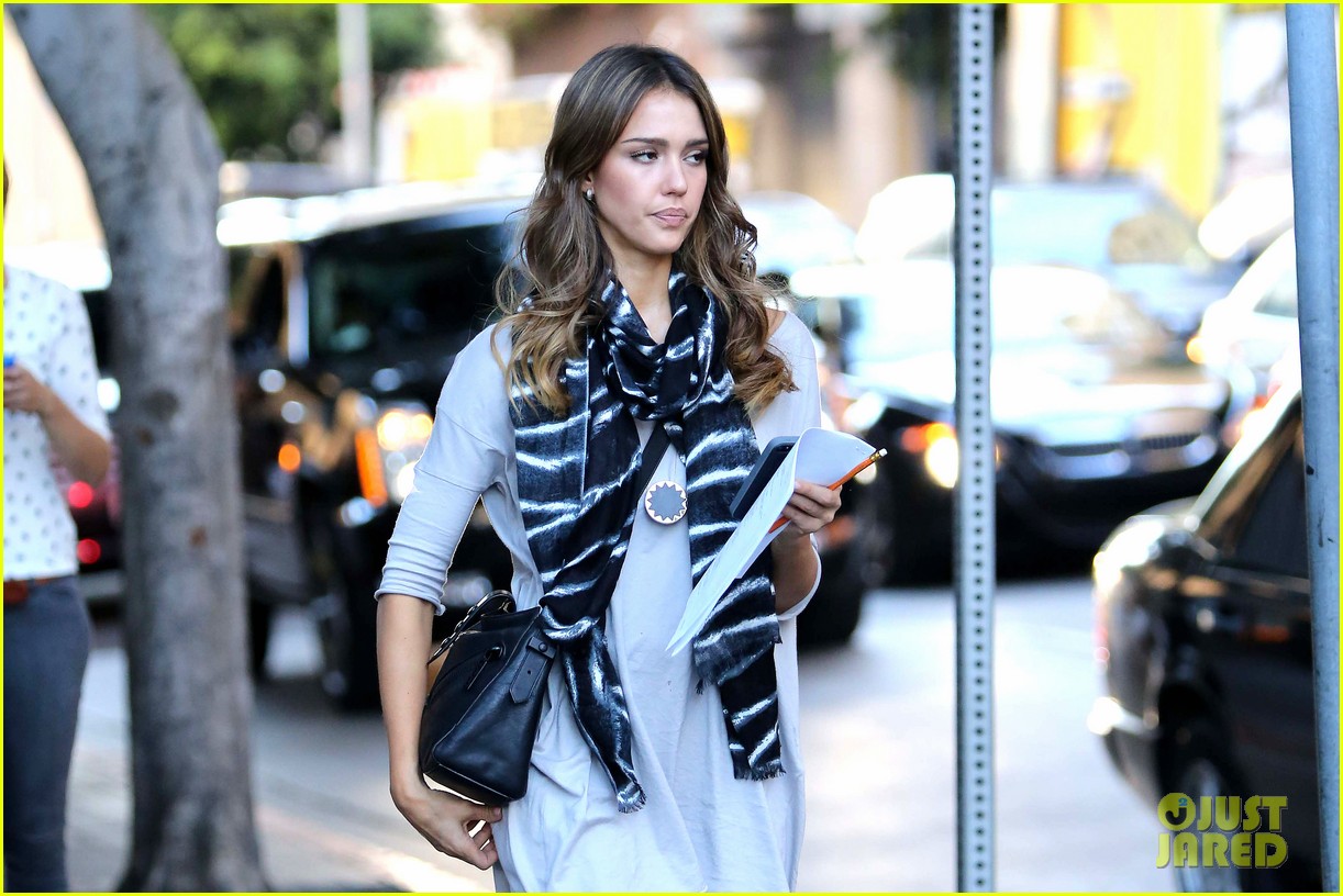 Jessica Alba: 'Reggie Makes Music' Video - Watch Now!: Photo 2985265 ...