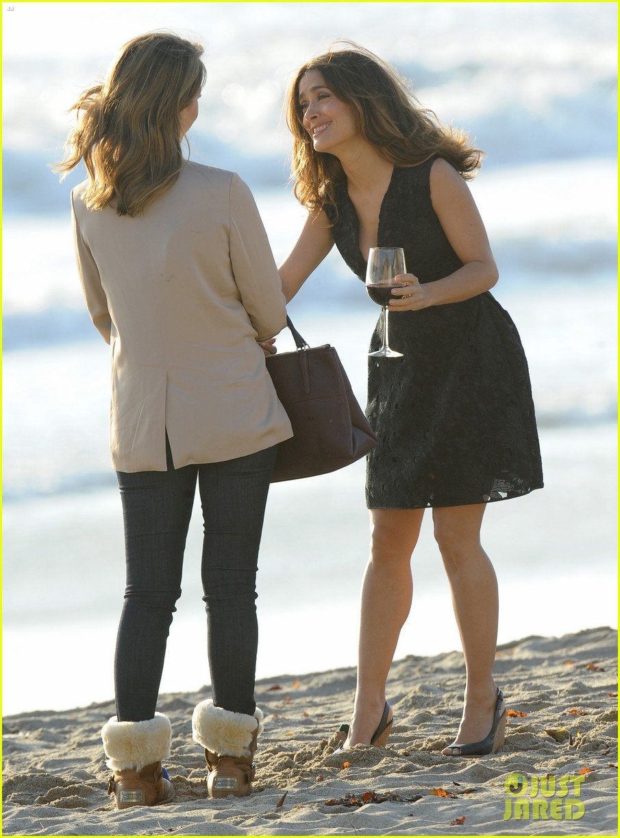 Jessica Alba & Salma Hayek: 'Englishman' Set with Ben McKenzie!: Photo ...