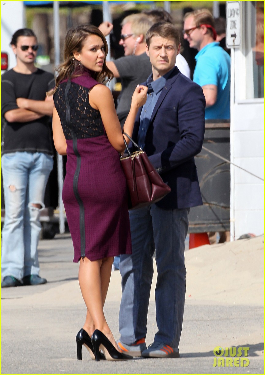 Jessica Alba & Salma Hayek: 'Englishman' Set with Ben McKenzie!: Photo ...