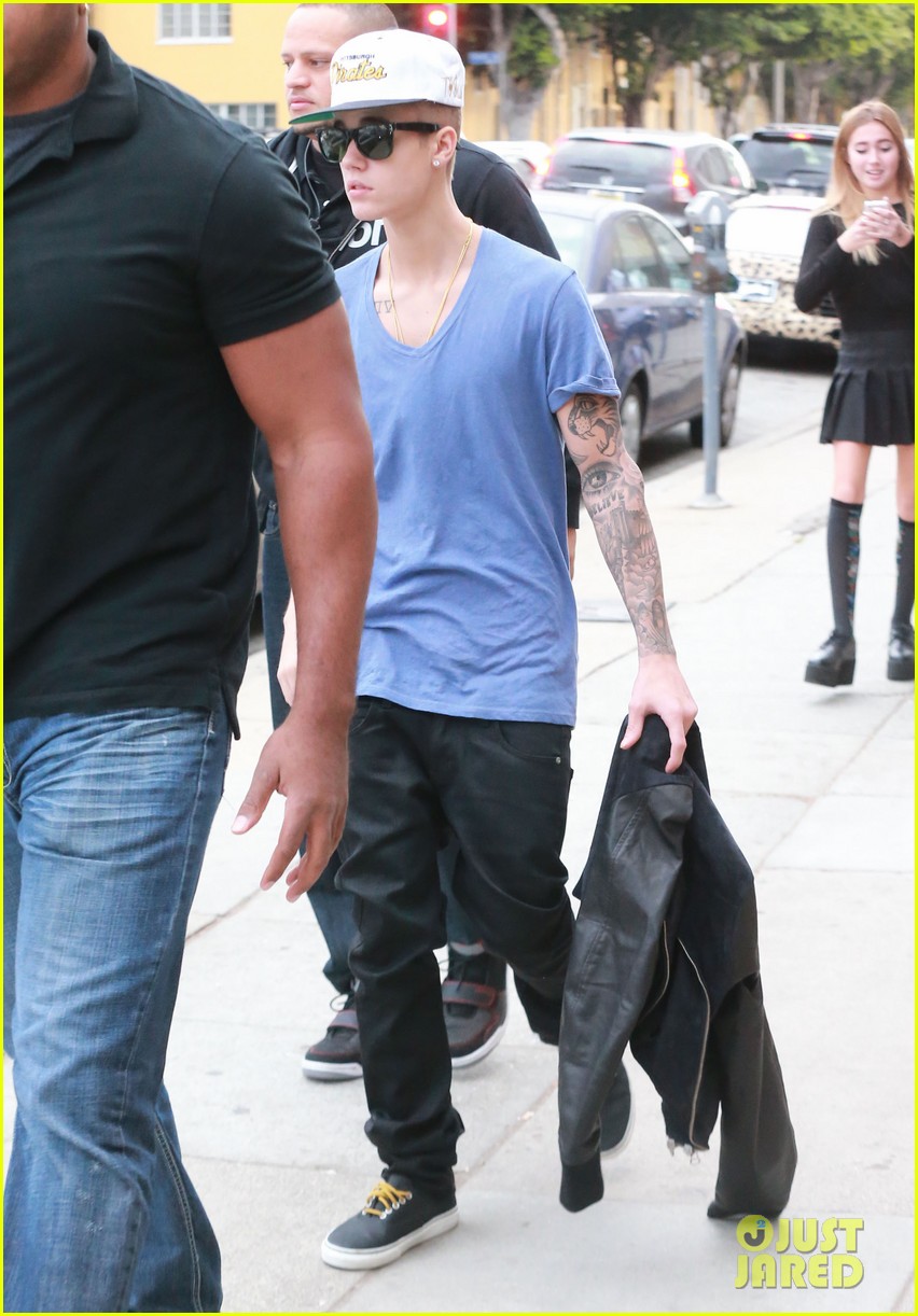 Justin Bieber Takes 'Believe Tour' Break in West Hollywood: Photo ...
