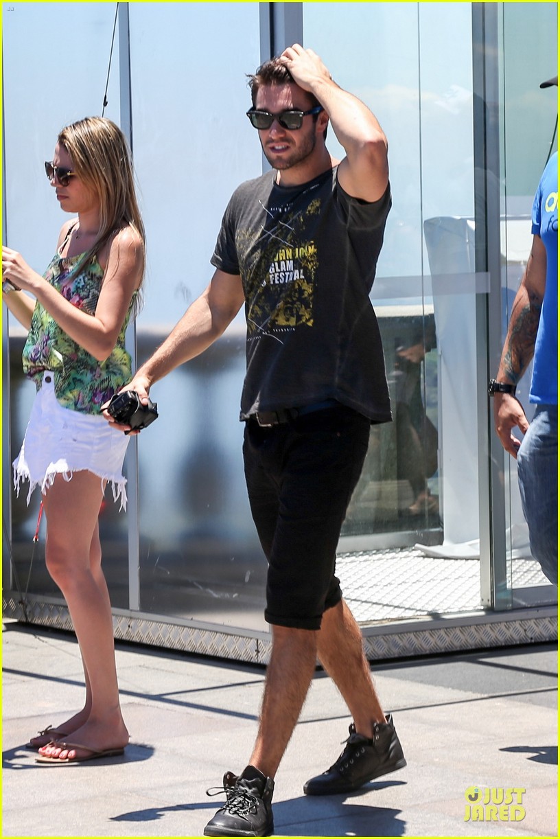 Josh Bowman: Sightseeing Stud in Rio de Janiero!: Photo 3002292 ...