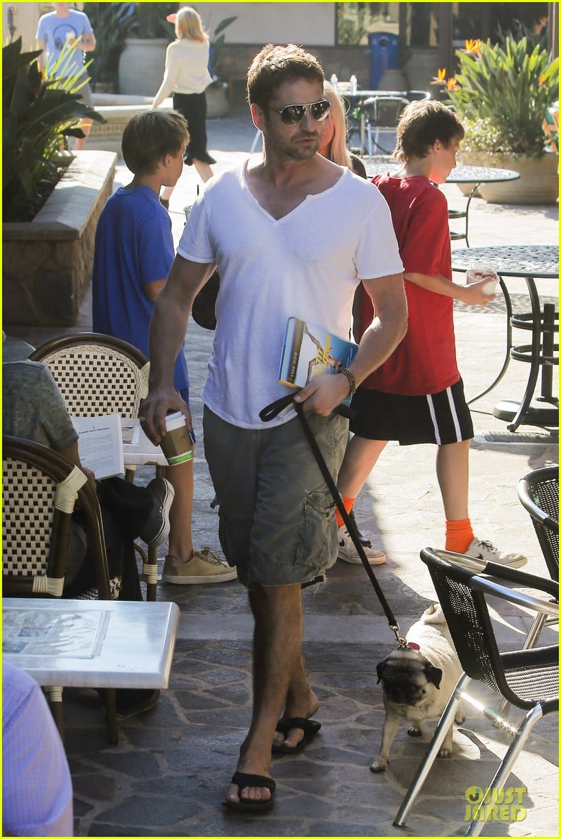 Gerard Butler: I Feel Comfortable in a Suit!: Photo 2989287 | Gerard ...