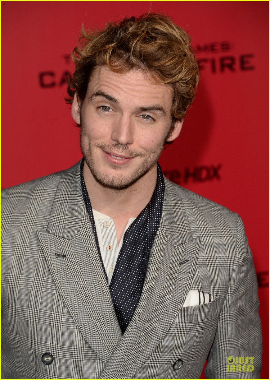 Sam Claflin & Zoe Kravitz: 'Catching Fire' L.A. Premiere!: Photo ...