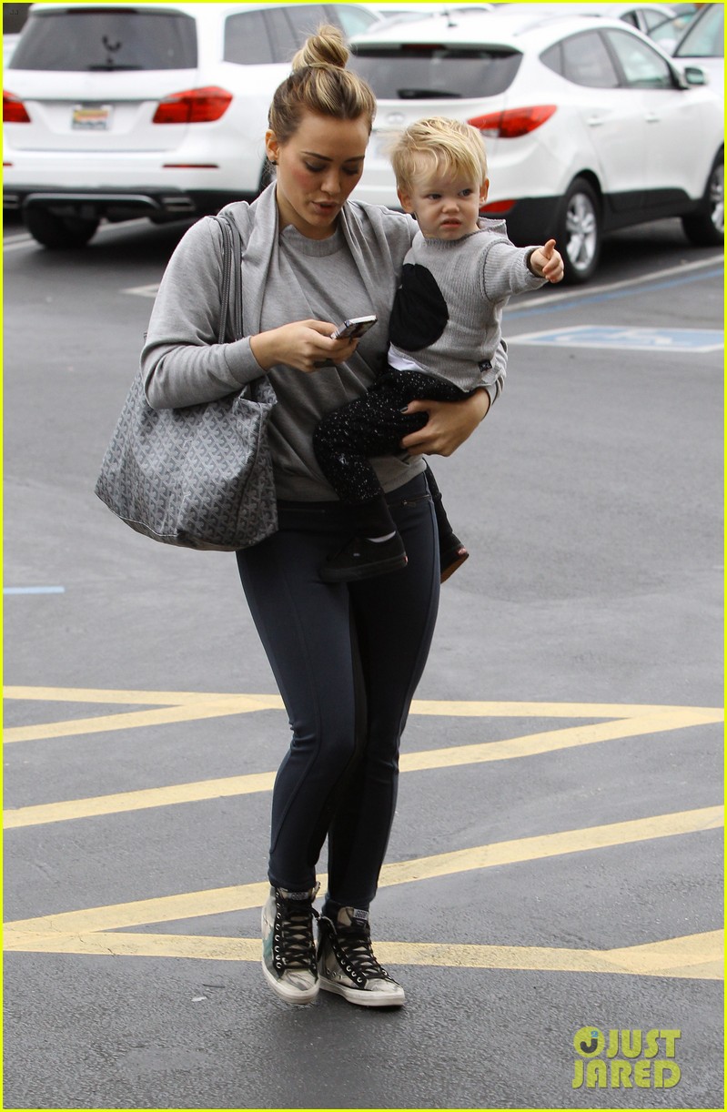 Hilary Duff Thanks Paparazzi for Taking 'Sweet Pic' of Luca: Photo ...
