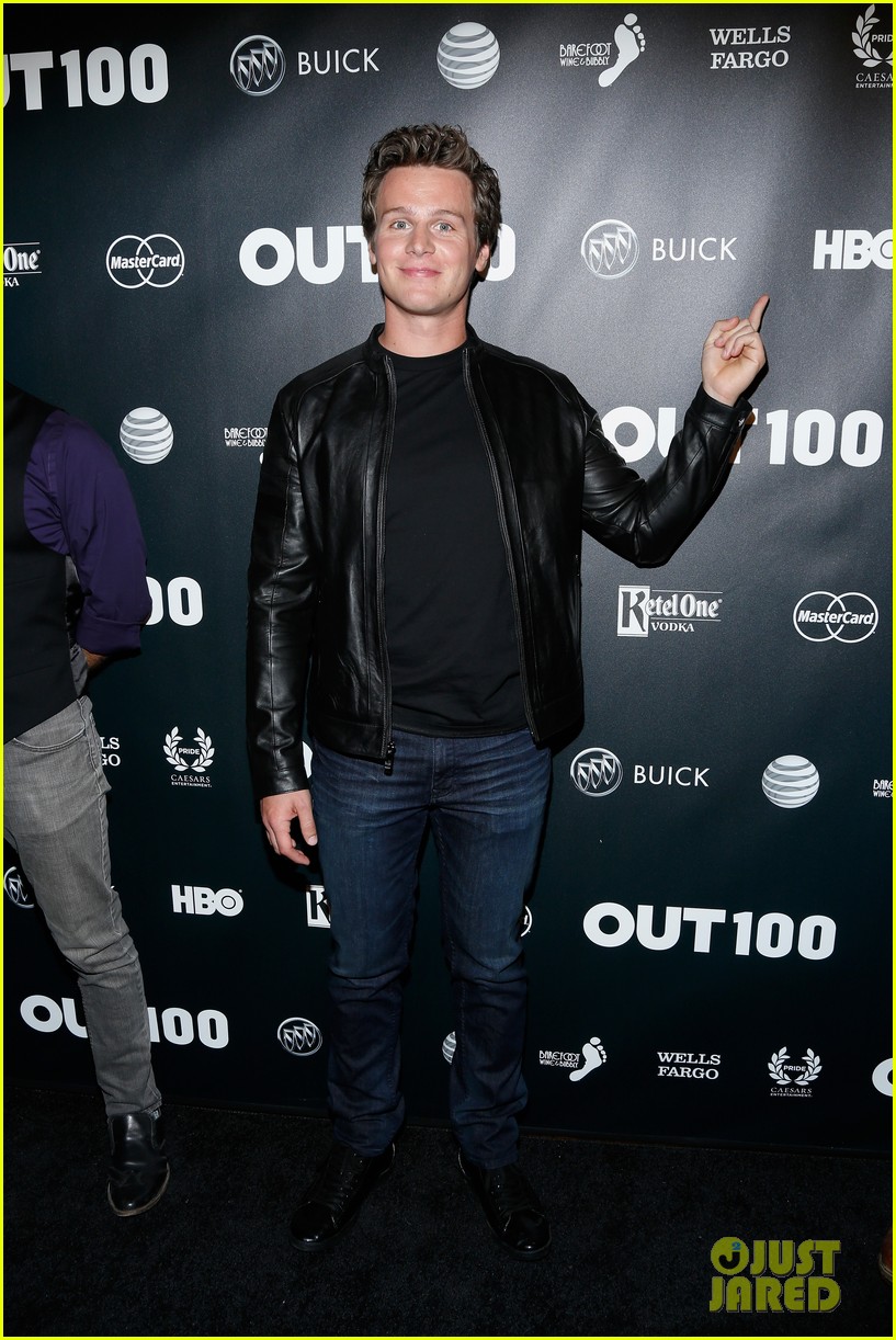 Jonathan Groff: Out100 Awards with 'Looking' Castmates!: Photo 2993174 ...