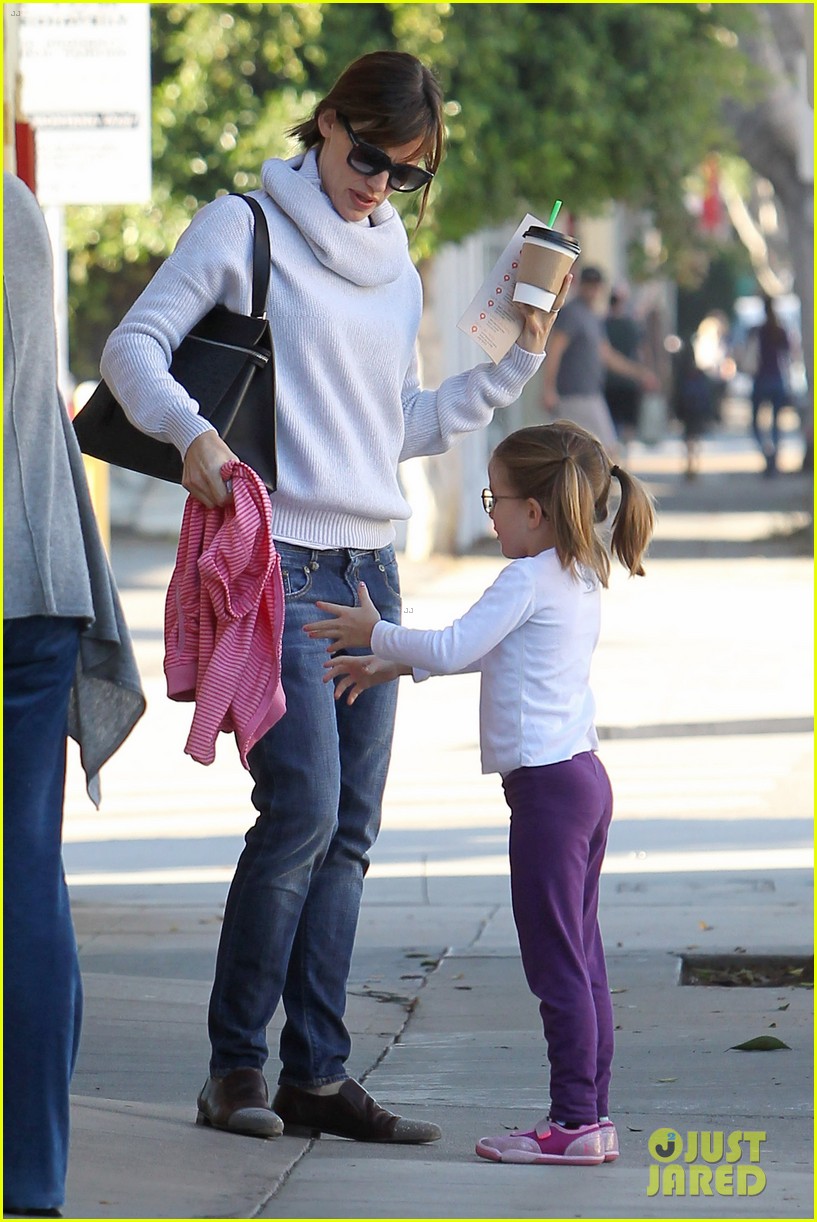 Jennifer Garner's Vandalia Films Buys Rights to 'The Theory Of ...