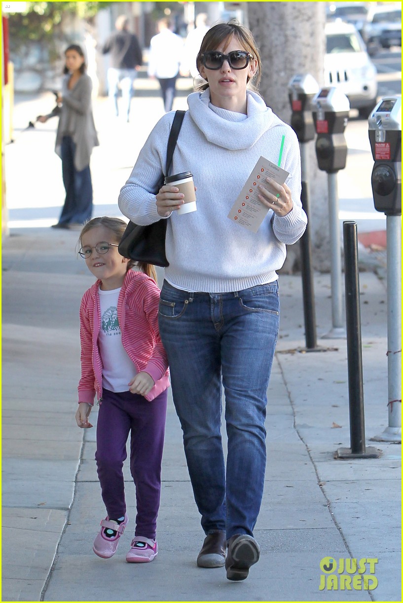 Jennifer Garner's Vandalia Films Buys Rights to 'The Theory Of ...