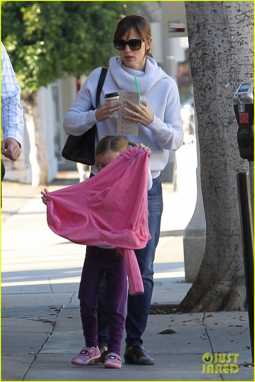 Jennifer Garner's Vandalia Films Buys Rights to 'The Theory Of ...