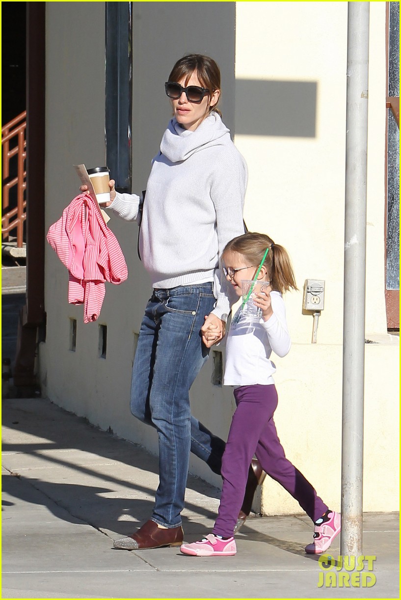 Jennifer Garner's Vandalia Films Buys Rights to 'The Theory Of ...