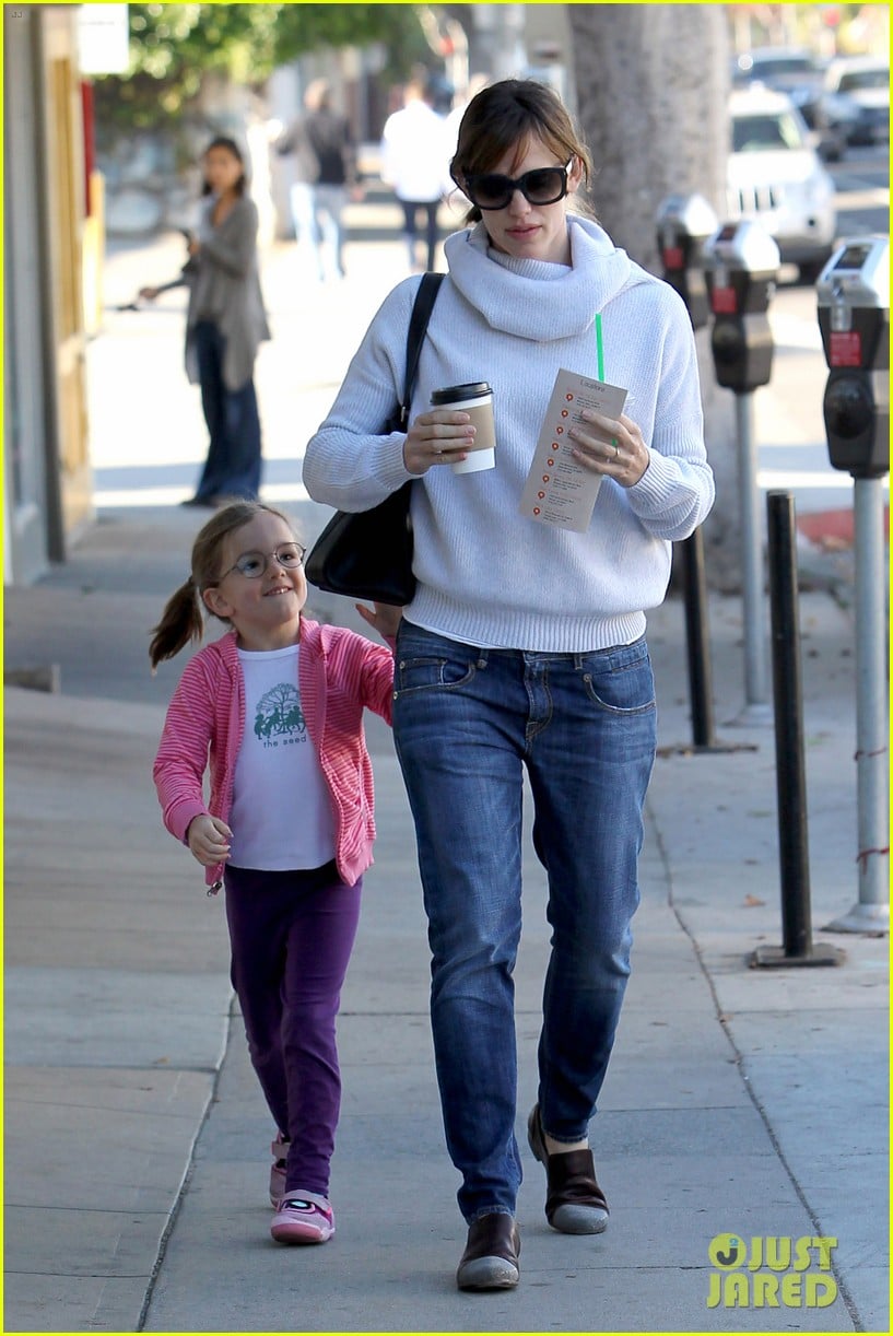 Jennifer Garner's Vandalia Films Buys Rights to 'The Theory Of ...