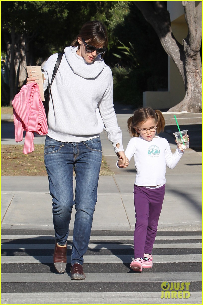 Jennifer Garner's Vandalia Films Buys Rights to 'The Theory Of ...