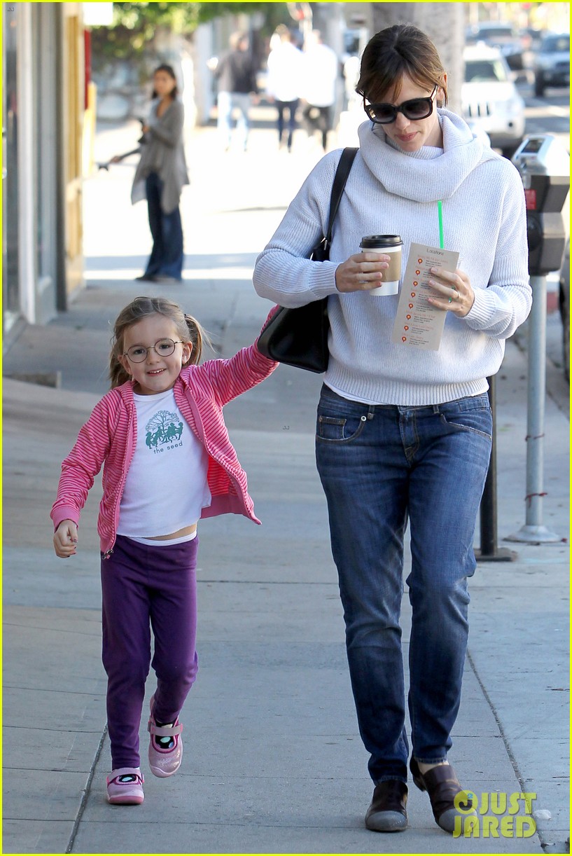 Jennifer Garner's Vandalia Films Buys Rights to 'The Theory Of ...