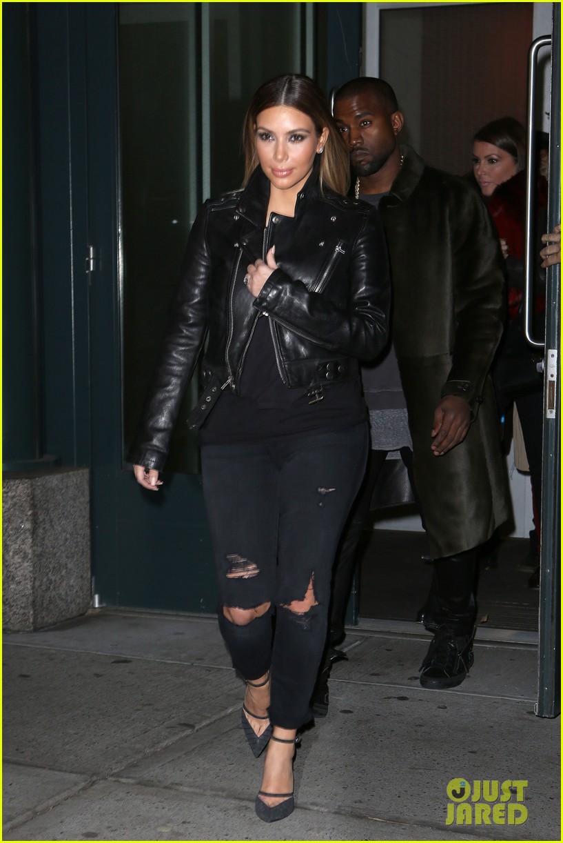 Kim Kardashian & Kanye West Smile Big for Lucky Fans!: Photo 2999730 ...