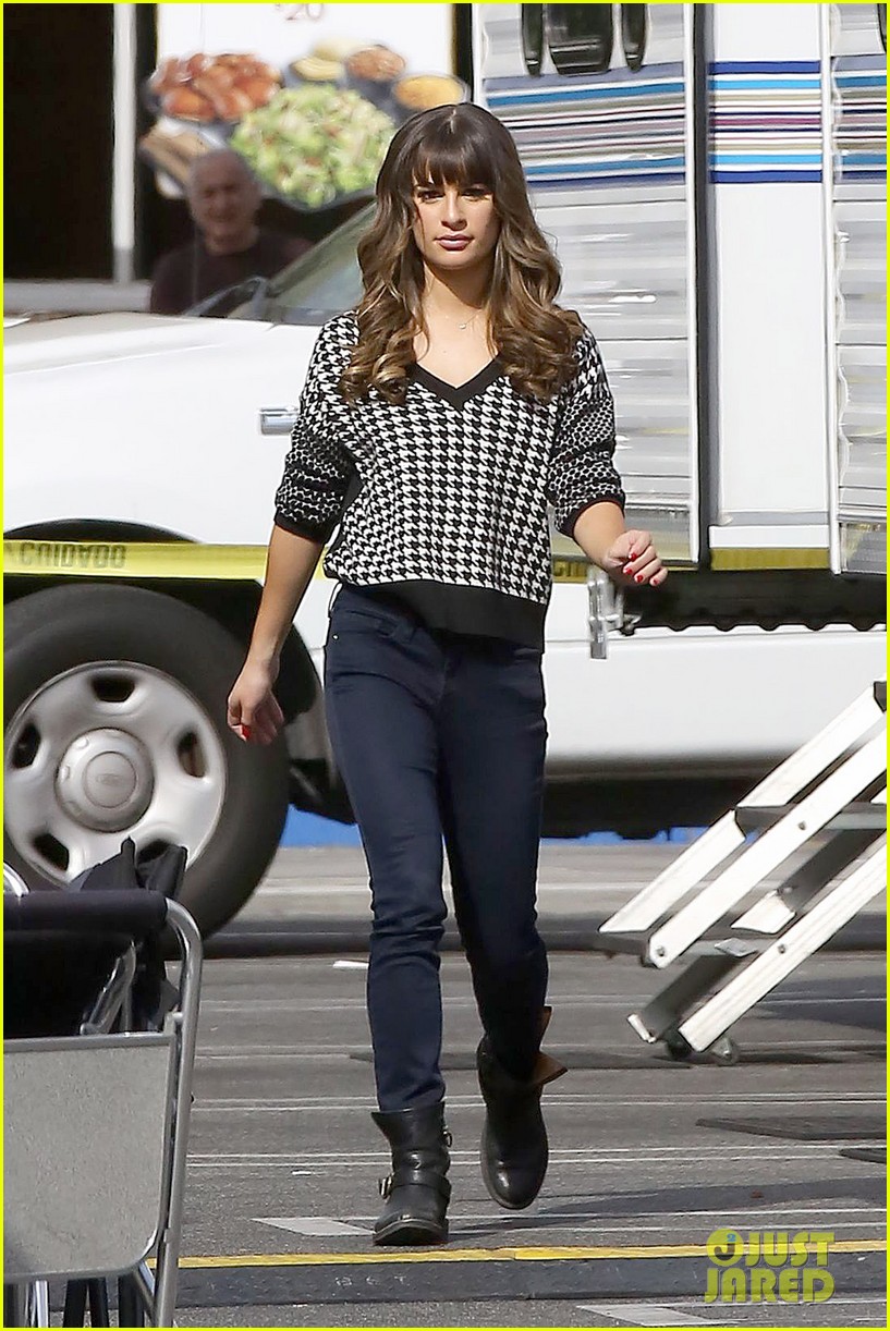 Lea Michele & Naya Rivera: Santa's Sexy Little Helpers!: Photo 2987819 | Chris Colfer, Glee, Lea ...