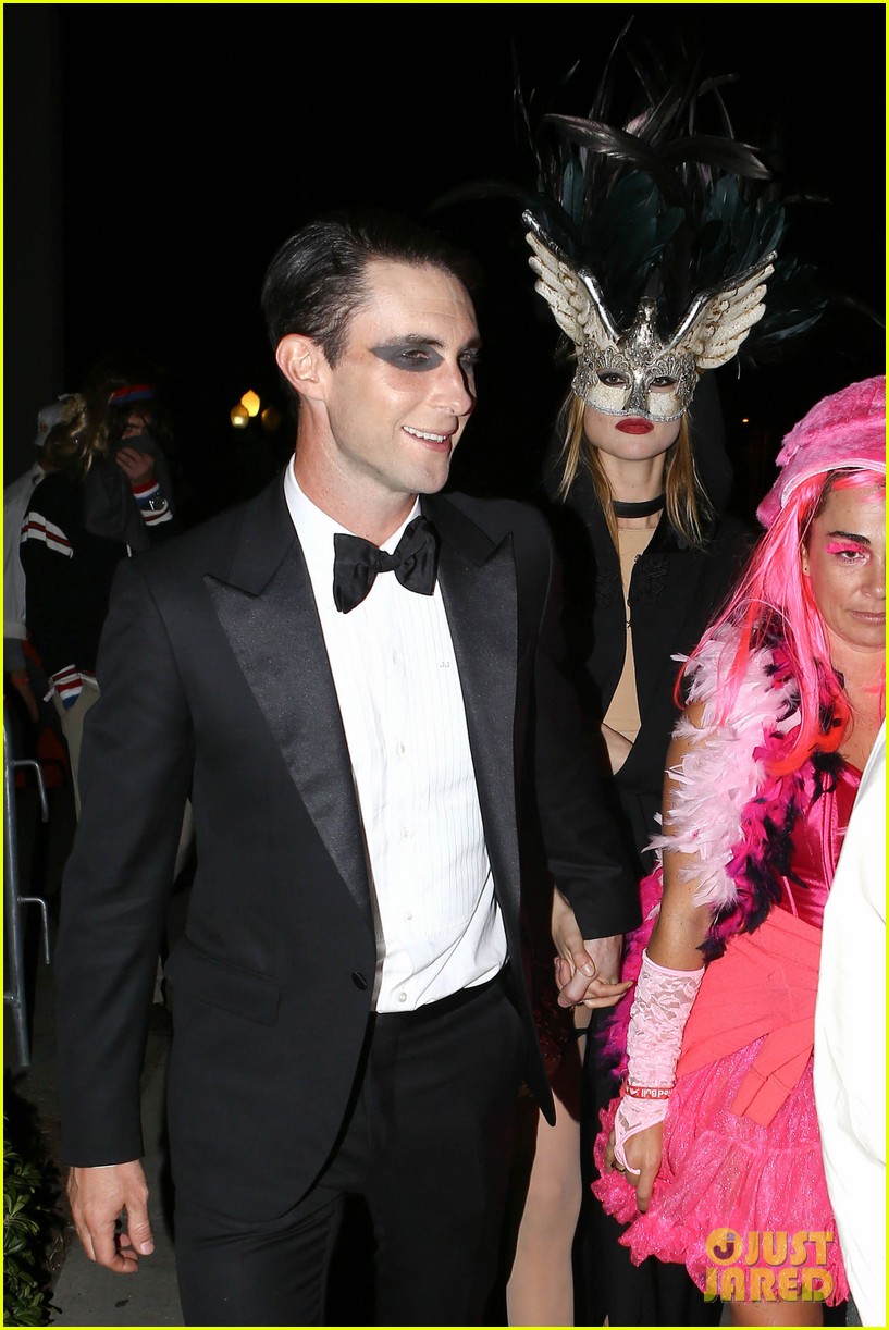 Adam Levine & Behati Prinsloo Hold Hands After Halloween Party: Photo ...