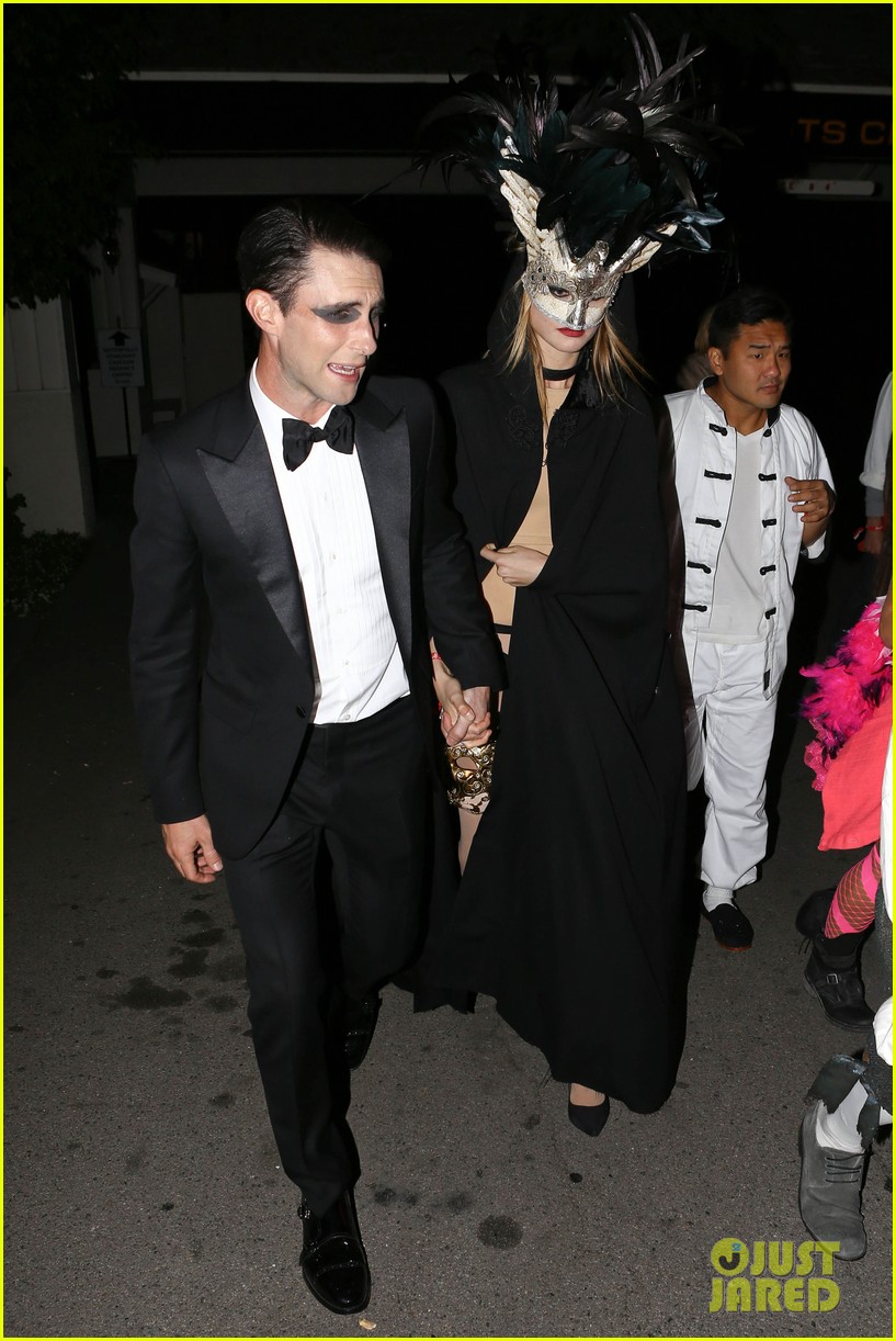 Adam Levine & Behati Prinsloo Hold Hands After Halloween Party: Photo ...