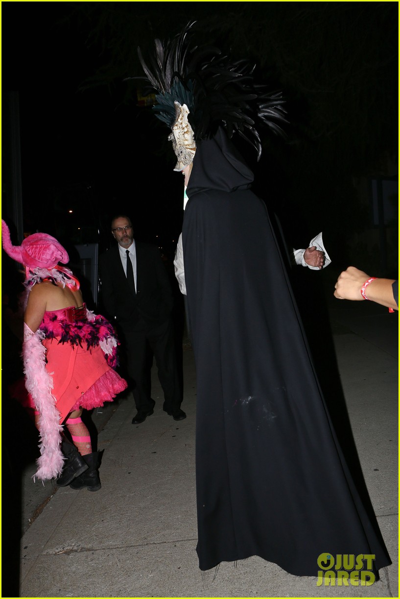 Adam Levine & Behati Prinsloo Hold Hands After Halloween Party: Photo ...