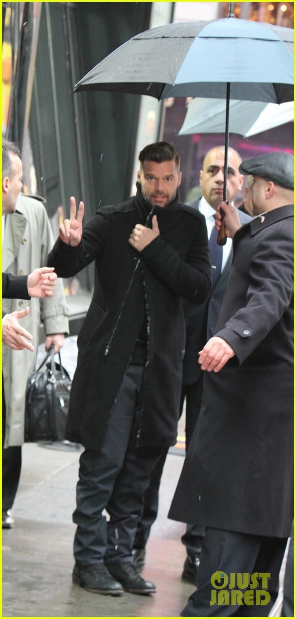 Ricky Martin: 'Santiago The Dreamer' Book Signing!: Photo 2991567 ...