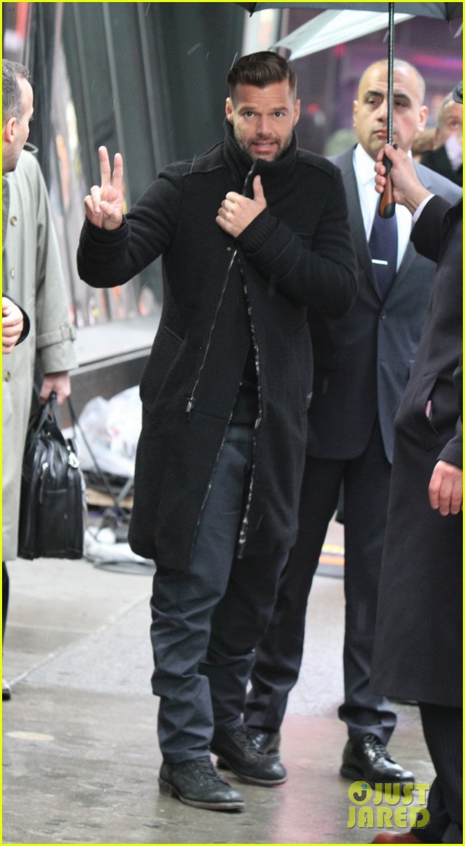 Ricky Martin: 'Santiago The Dreamer' Book Signing!: Photo 2991571 ...