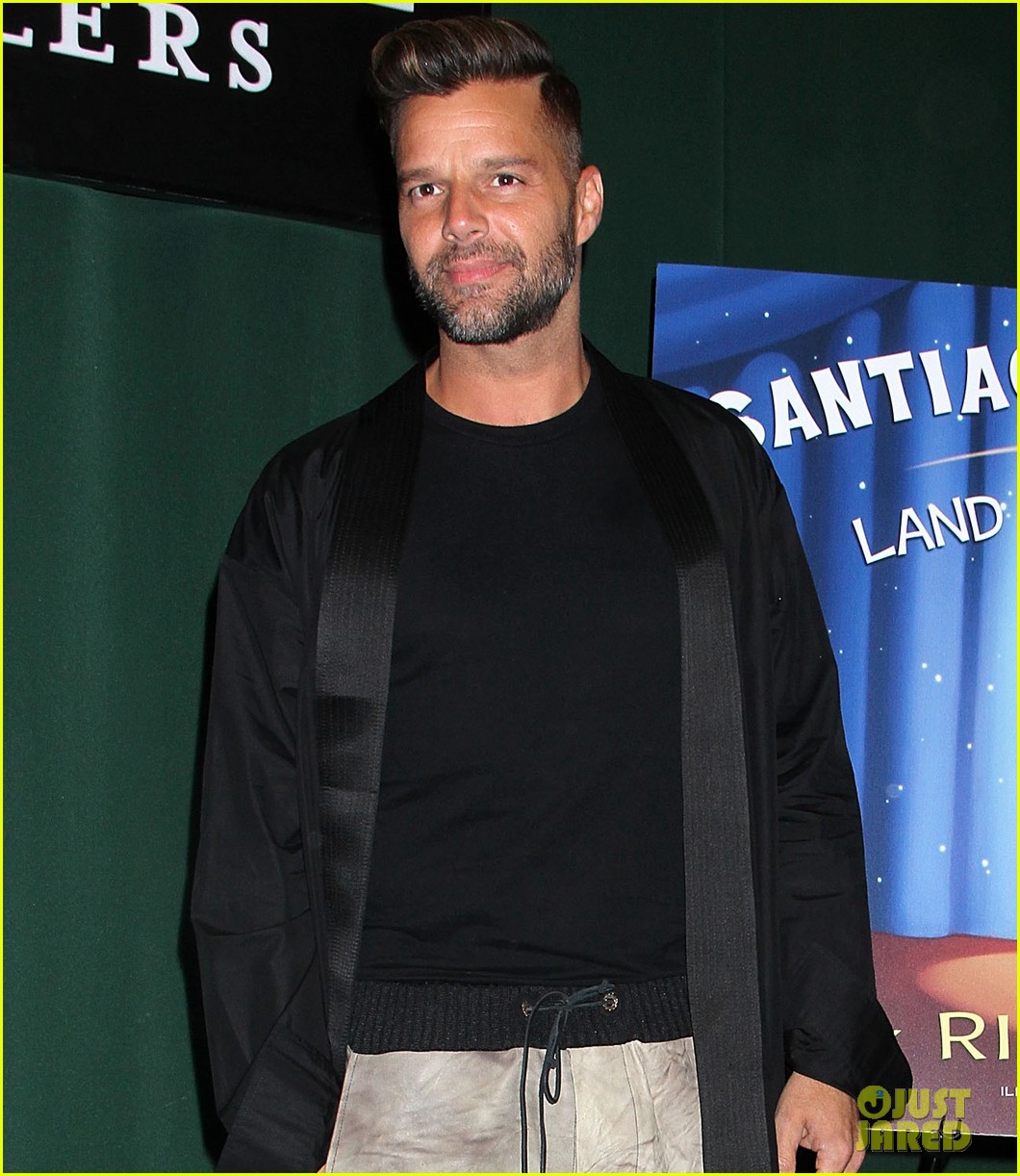 Ricky Martin: 'Santiago The Dreamer' Book Signing!: Photo 2991574 ...