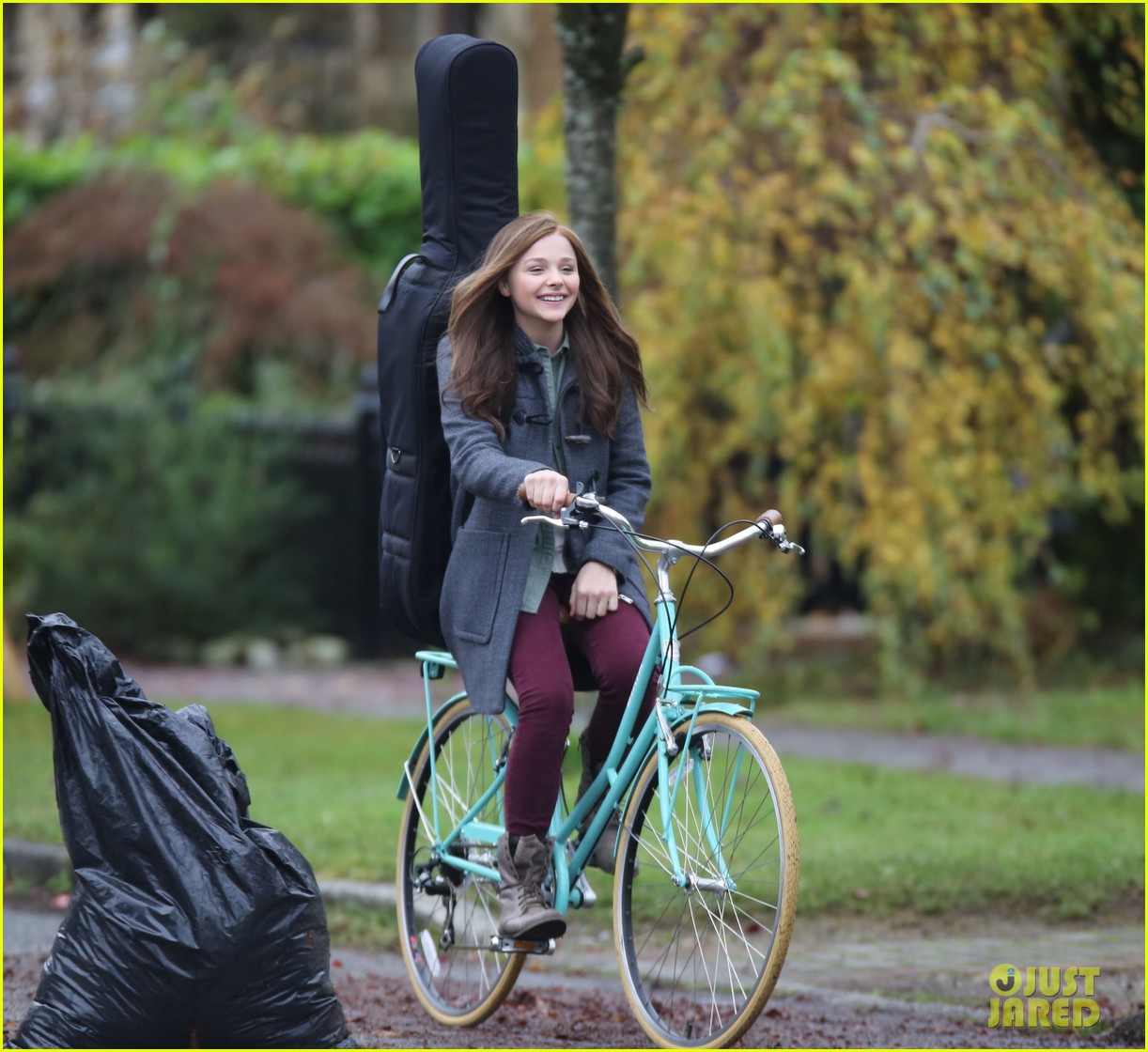 Chloe Moretz Rides Bike for 'If I Stay,' Reaches Twitter Milestone ...