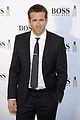 Ryan Reynolds Wears Suit, Tie, & Sexy Smile for 'Boss' Event: Photo ...