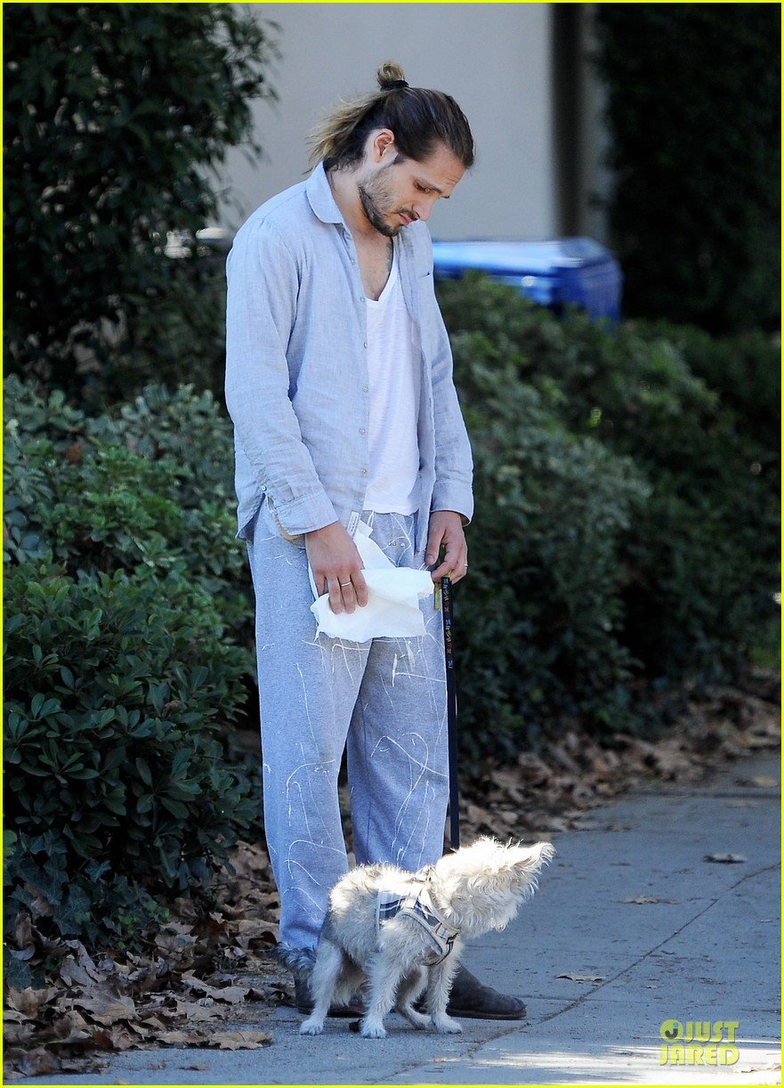 Zoe Saldana Grabs Groceries, Marco Perego Walks Mugsy!: Photo 2985089 ...