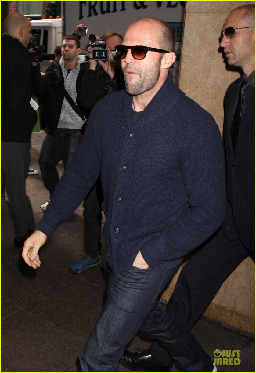 Photo: jason statham plays water wars on fallon 09 | Photo 2987377 ...