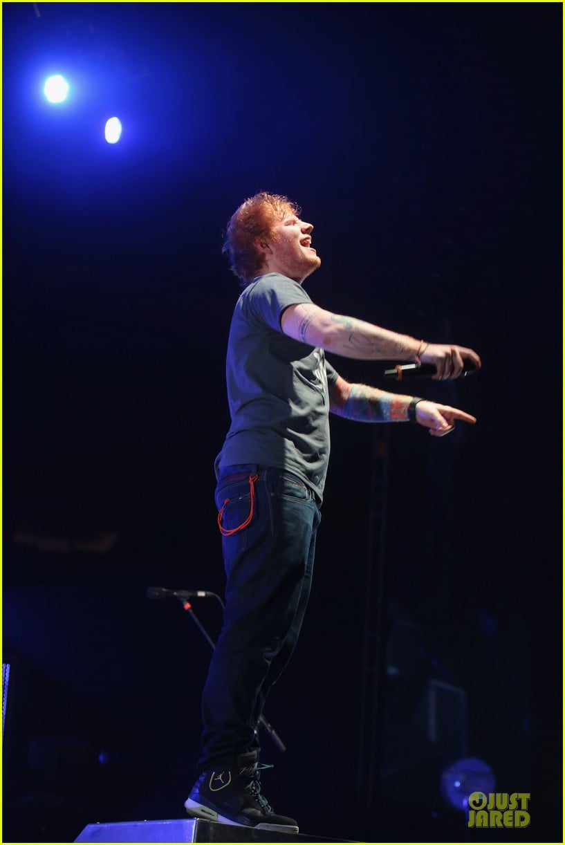 Taylor Swift: Ed Sheeran's Surprise Guest Performer!: Photo 2984711 ...