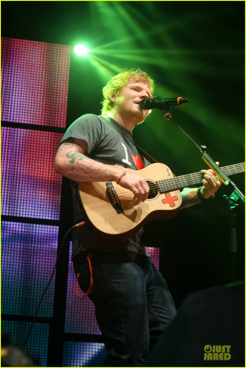 Taylor Swift: Ed Sheeran's Surprise Guest Performer!: Photo 2984715 ...